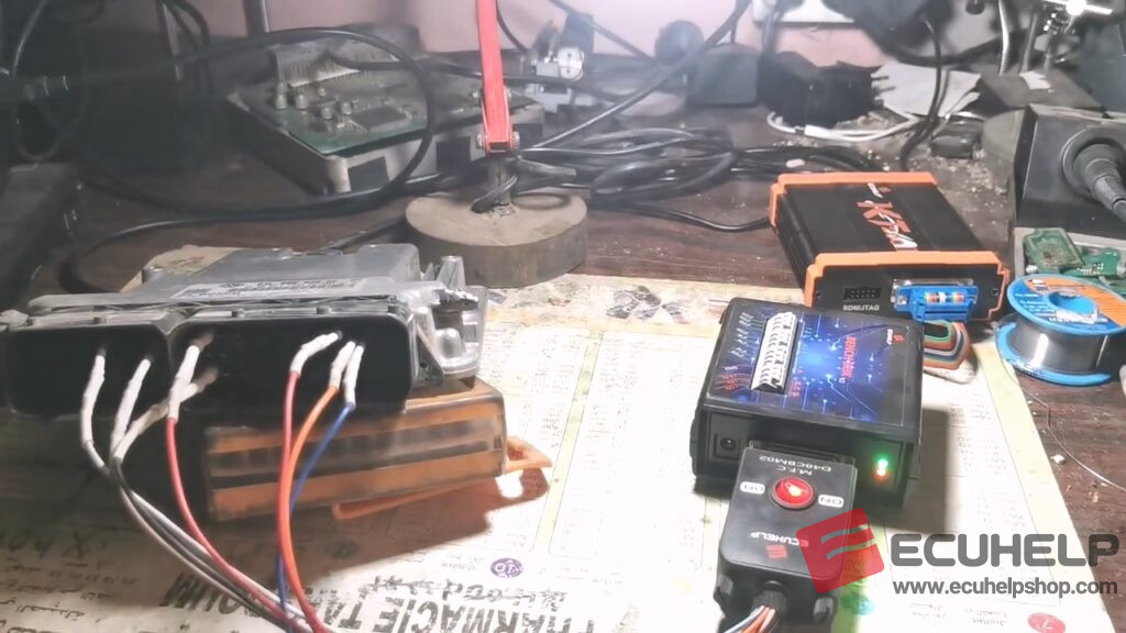 KT200 II Read and Write VW EDC17CP14 Bench Mode